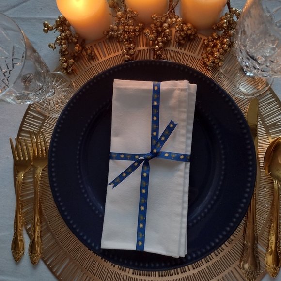 Royal Norfolk | Dining | St Set Celebrate With These 2 Deep Blue Dinner ...